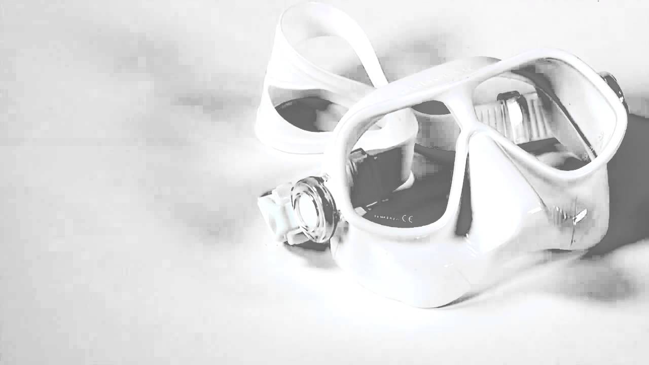 Subgear Steel Comp Mask Review - LeisurePro - YouTube