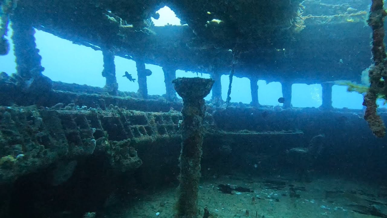 HMAS Swan Day 2 Best Footage! Yeeeeew - YouTube