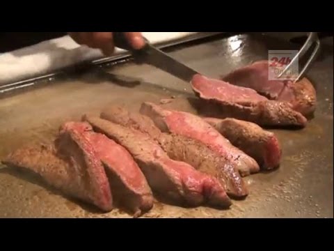Eating Kobe Beef in Japan - YouTube