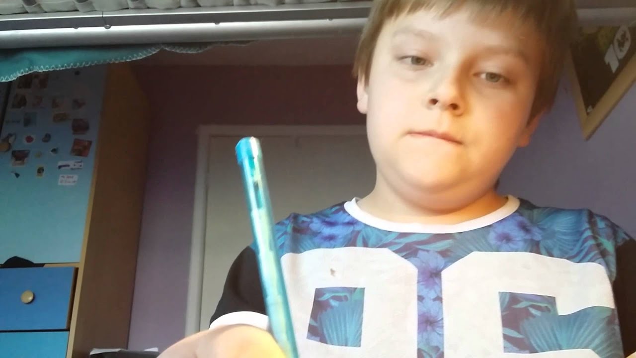 How to make a paper badge - YouTube