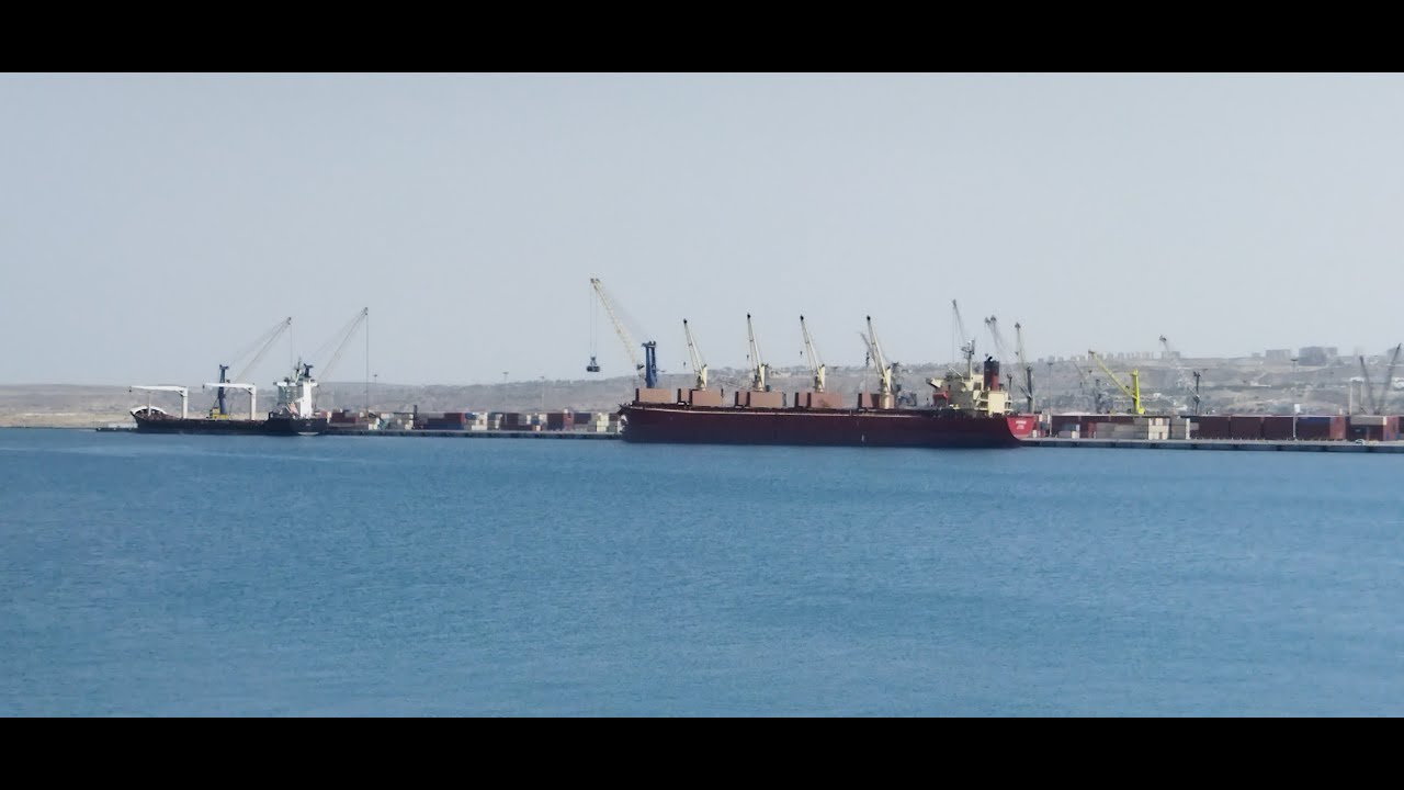 Beautiful scenes in the life of merchant navy. - YouTube