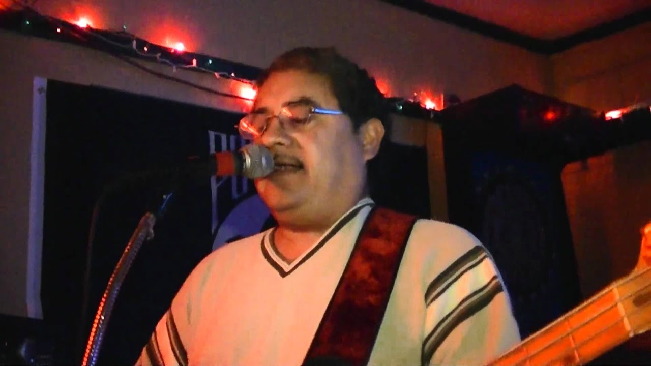 Los Moondogs De Martin Luna @ Cupples Bar (Part 1) 10/9/2011 - YouTube