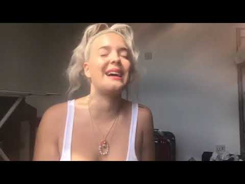 Anne-Marie : \