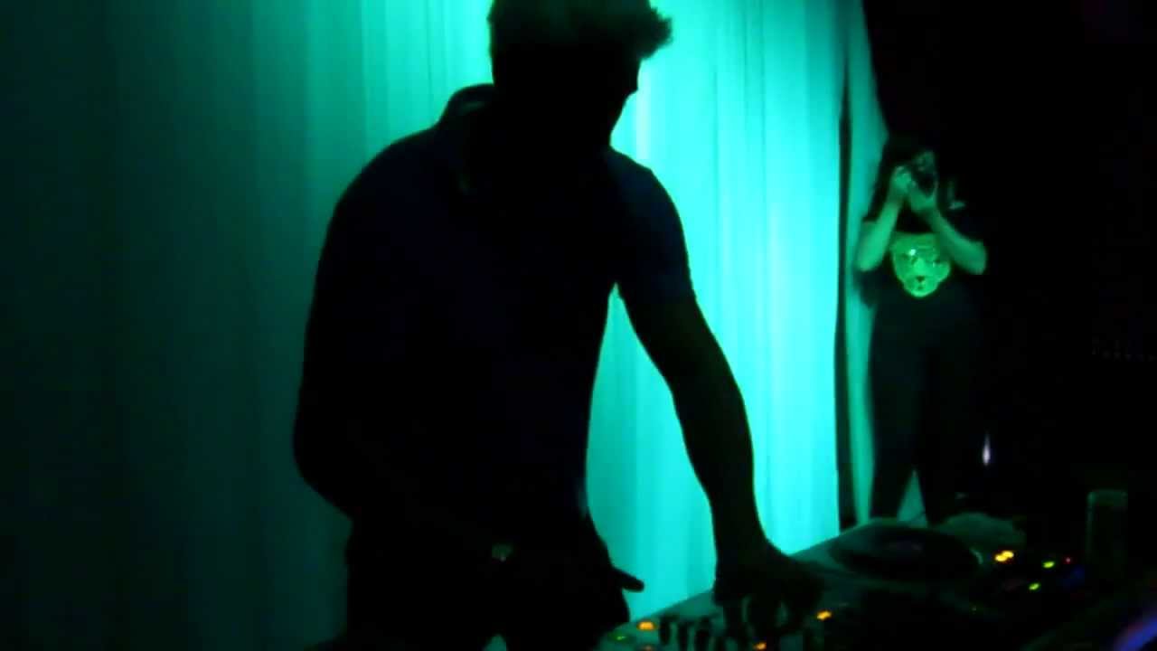 Dj Tommy Love - Mansão Focus - 14/12/2013 - YouTube