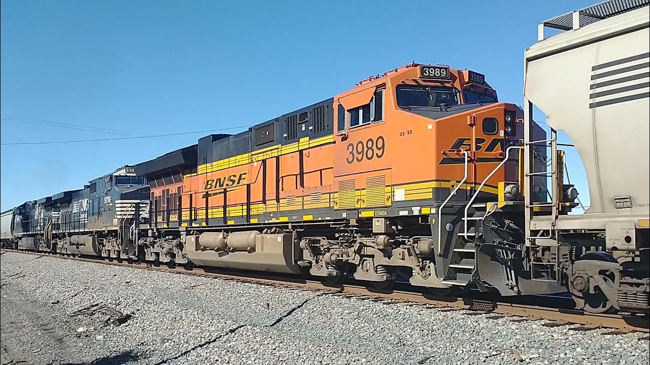 NS 1106 leading Grain 🌾 train 50A headed Southbound @ Harrisburg NC 10/31/21🎄 - YouTube