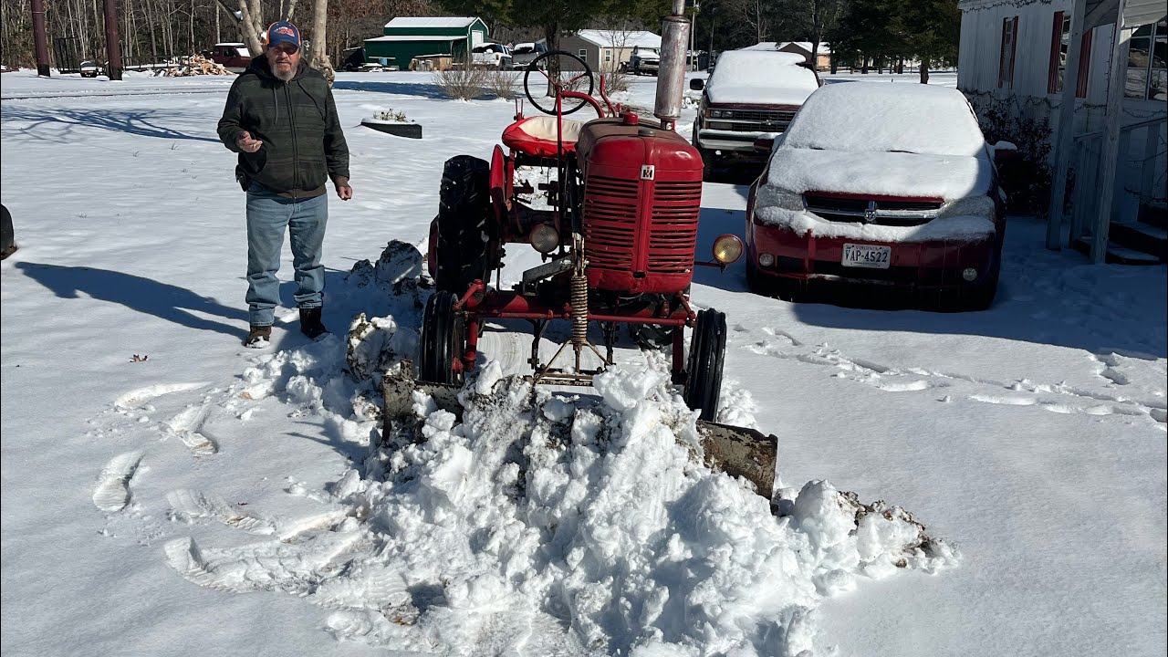 IH farmall super A pushing snow 1A-60 grader/snow blade 2025 - YouTube