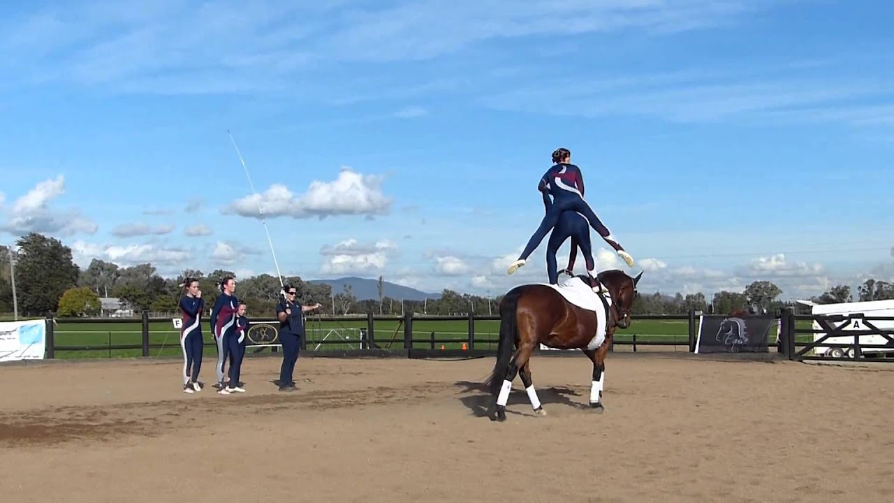 Hunter Valley Vaulting Team Freestyle, Scone compeition 2014 - YouTube