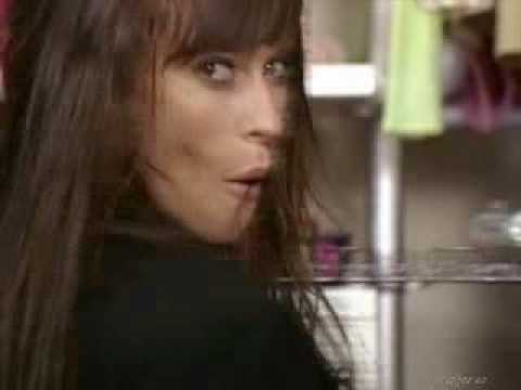 Jennifer Love Hewitt dancing