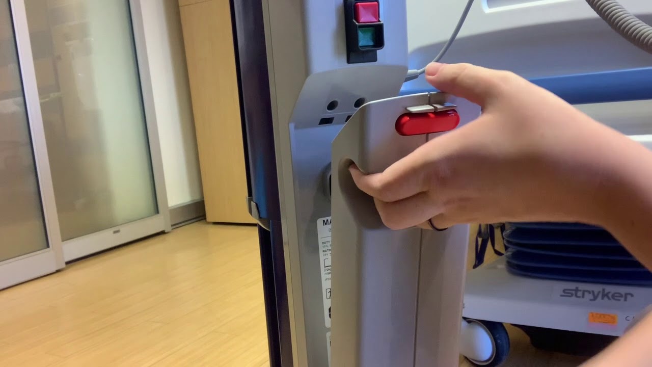 Maxi Move Battery Change - YouTube