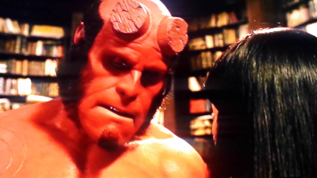 Hellboy y Liz - YouTube