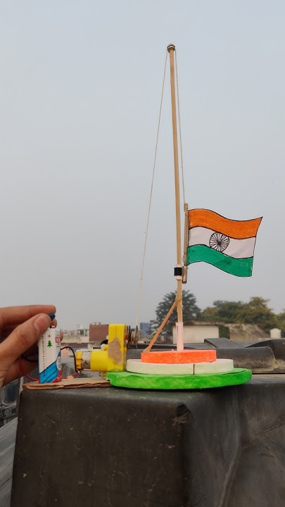 Flag Hoisting 😍 #arduino #papercircuit #papercraft #arduinounoprojects #eazytronic - YouTube