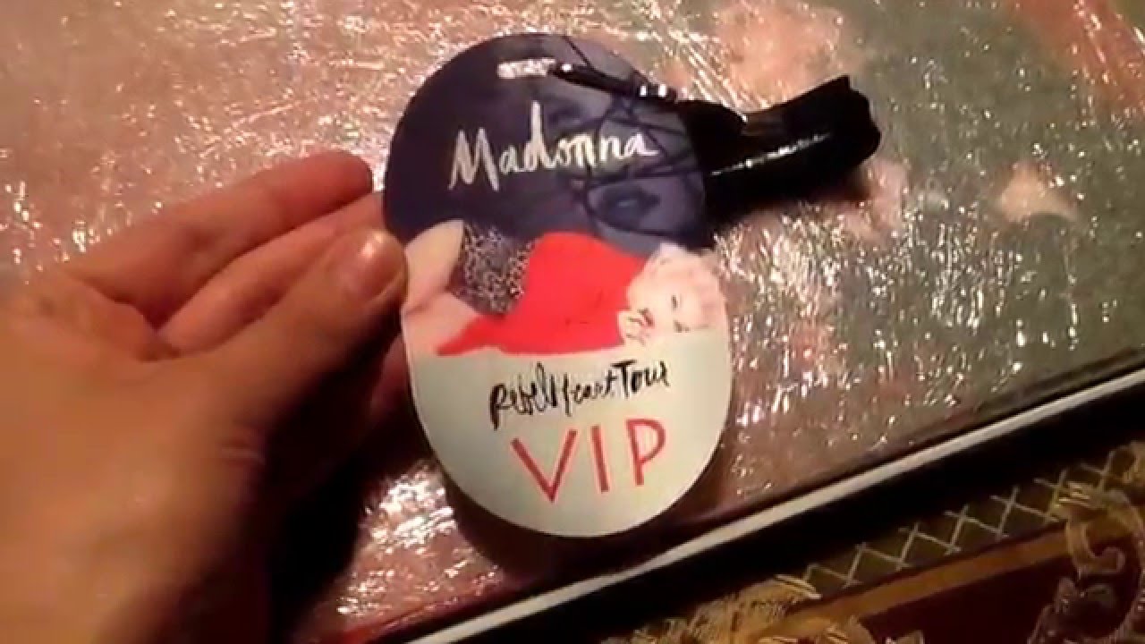 Madonna - Rebel Heart Tour VIP Book - Unboxing - YouTube