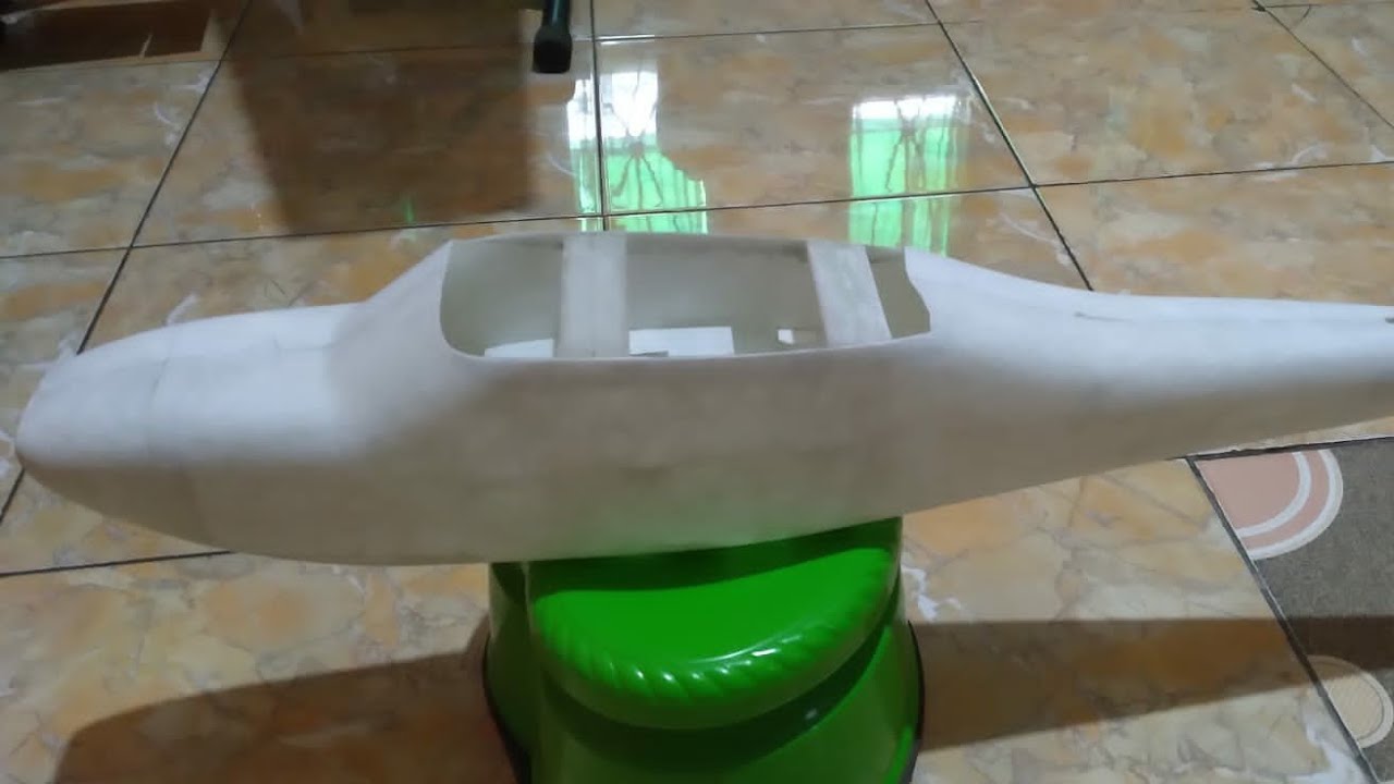 Pembuatan Fusslage Cessna 210 rc fiber glass - YouTube