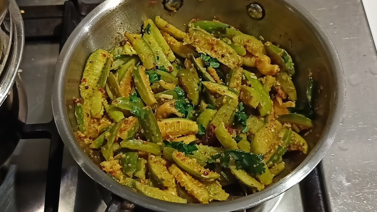 How to Make Tondekayi Palya (Ivy Gourd Stir Fry) in Traditional Maduve ...