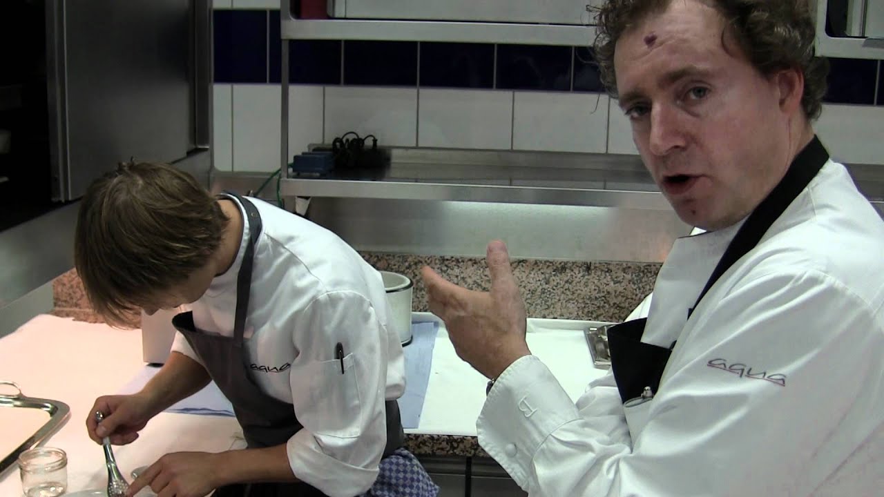 Sven Elverfeld shows his unique cooking - YouTube