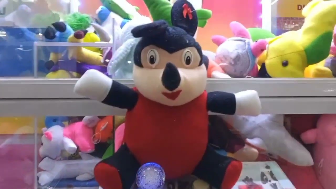 sekali main dapat dua boneka jumbo Mickey mouse sama semangka,mesin ...