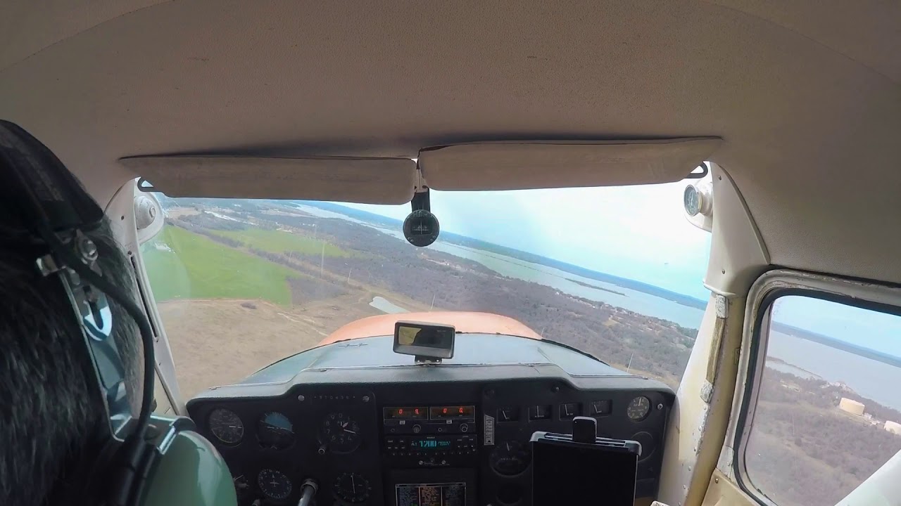 12kt gust to 25kt landing. Having fun in a 150! - YouTube