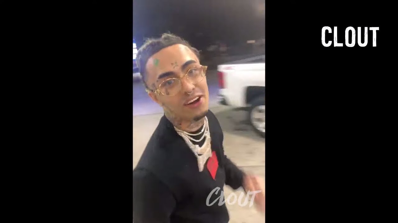 Lil Pump Flexing All His Jewelry With No Security !!! - YouTube