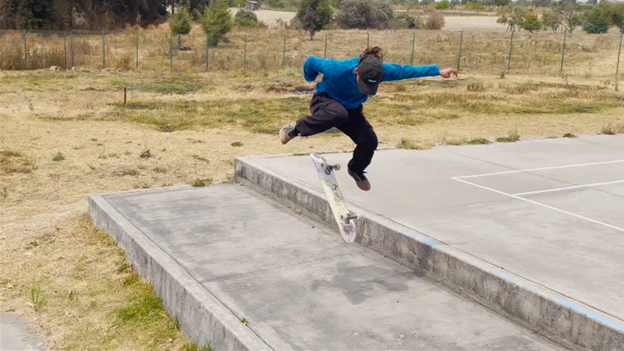 ABRIL 2022 | EGIIE BOTELLO - YouTube