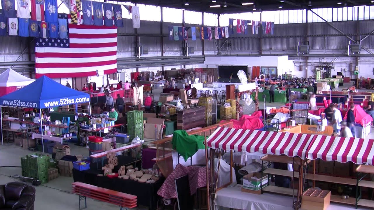 52FW Eifel Holiday Bazaar Setup Time-Lapse 10 Hours in 1 Minute - YouTube