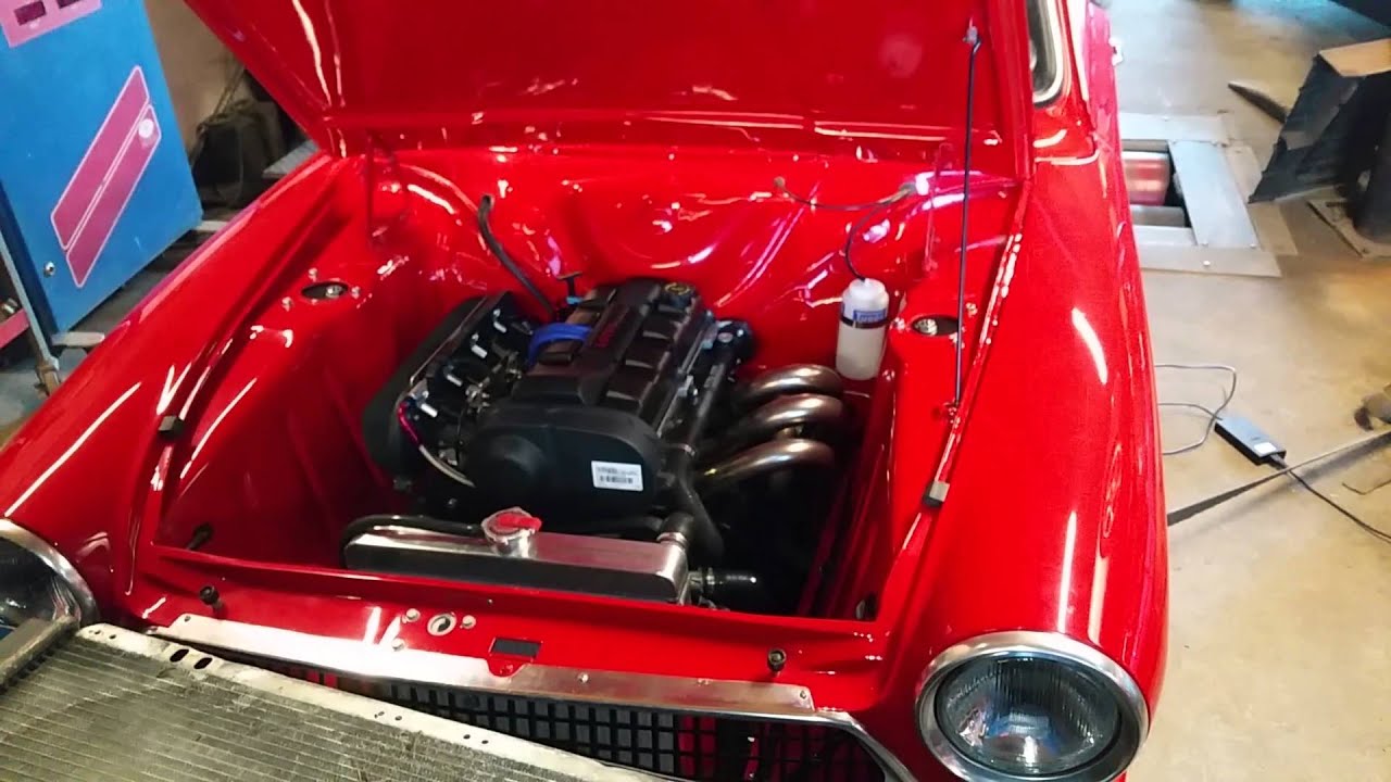Mk1 Cortina dyno run engine bay - YouTube