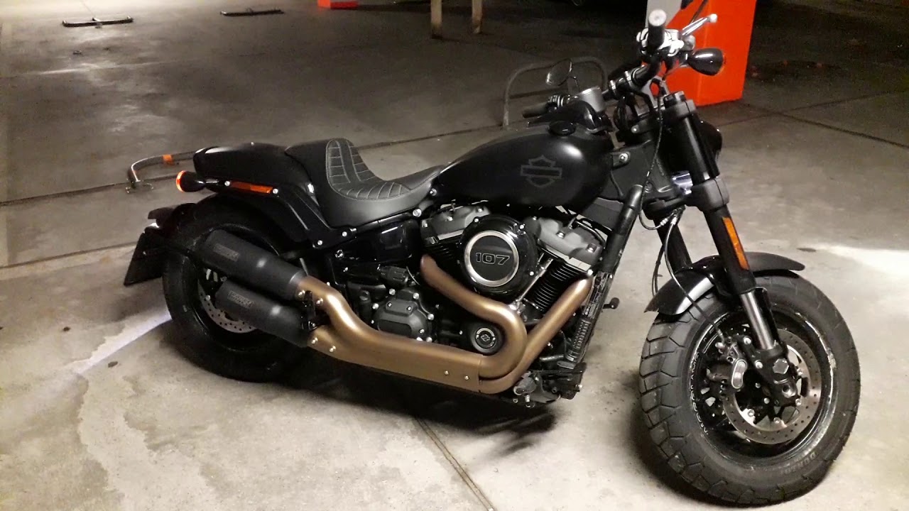 Harley Fat Bob 107 Vance Hines + Scorpion Solo Seat - YouTube