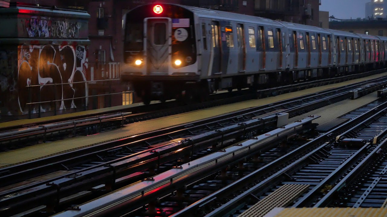 New York Subway Elevated Train with Third Rail Sparks - YouTube