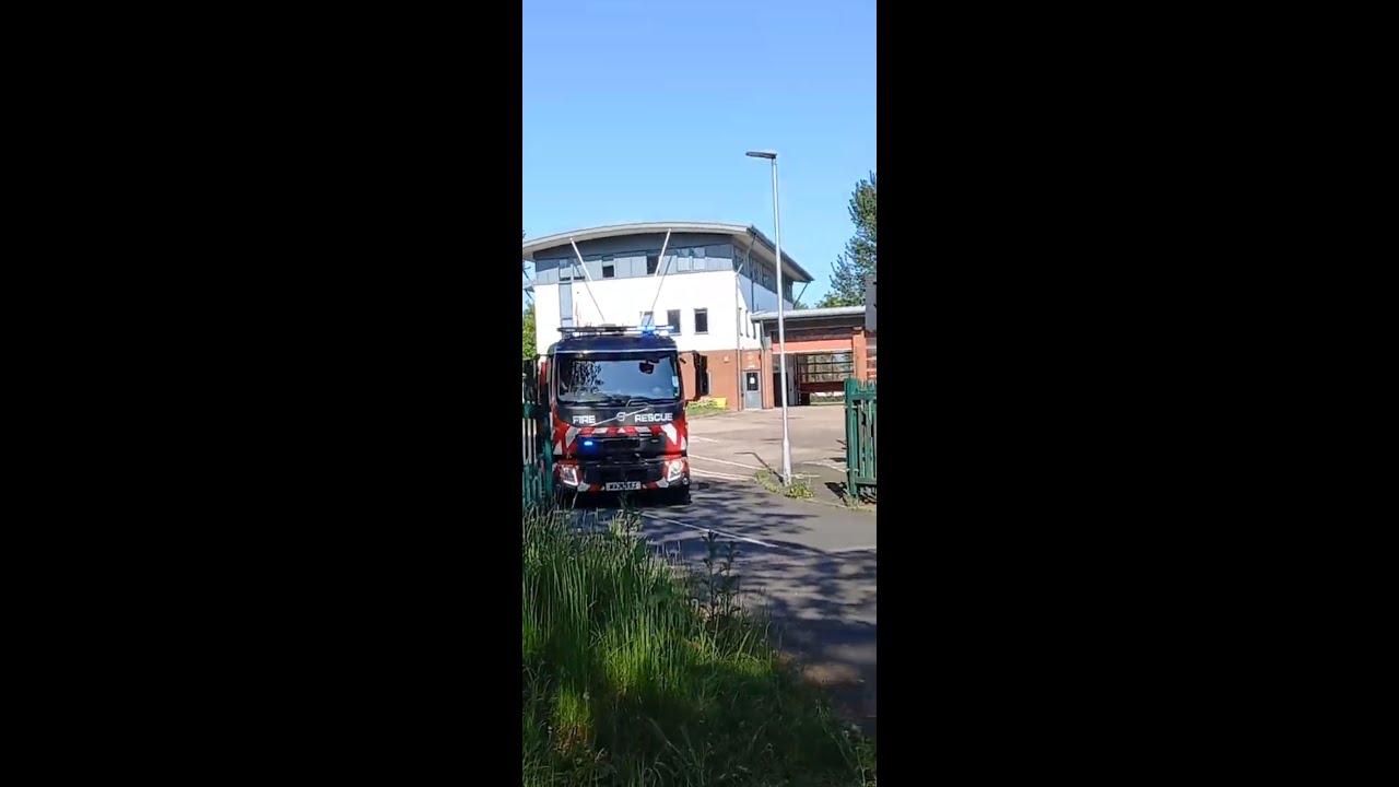 *MIDDLEMOOR FIRE STATION TURNOUT!* DSFR Volvo responding - YouTube