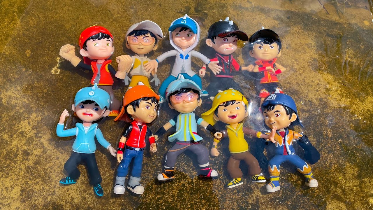 Menemukan Mainan BoBoiBoy Di Air Depan Rumah - YouTube