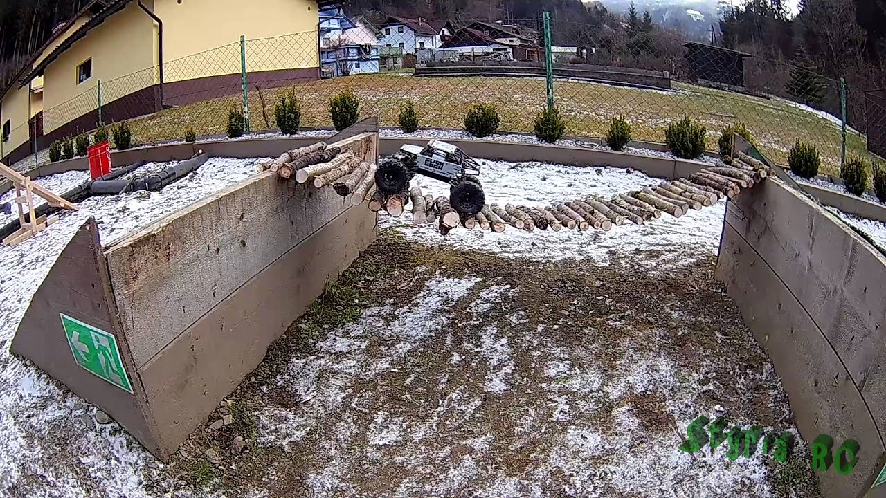 Building a backyard RC trail course ! - YouTube