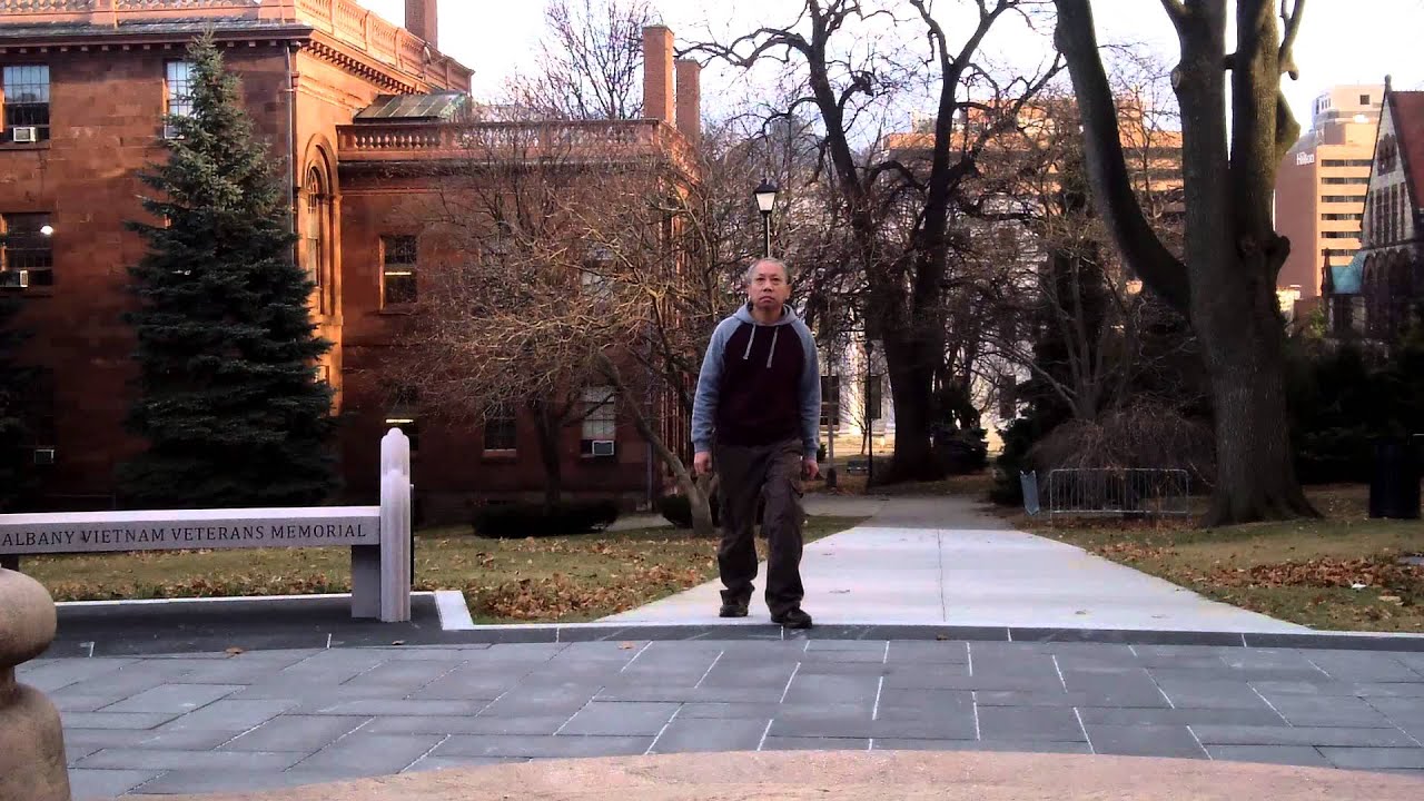 Rui Qiang visit Vietnam War vet memorial 2015. - YouTube