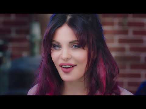 Dominique Hourani  - Kol Khams dakayek (2018)كل خمس دقايق شاهد الفنانة دومينيك تضرب رجلا في مقهى ٥