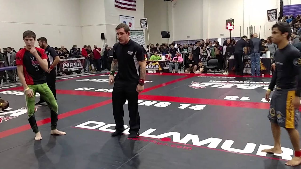 Macaco Naga fight New York 11/16/14 no gi expert - YouTube