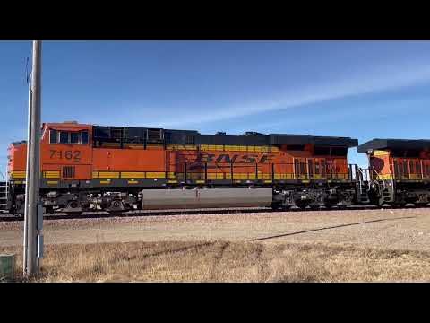GEVO 12 Idling and Revving Up (BNSF 7162; ES44C4) - YouTube