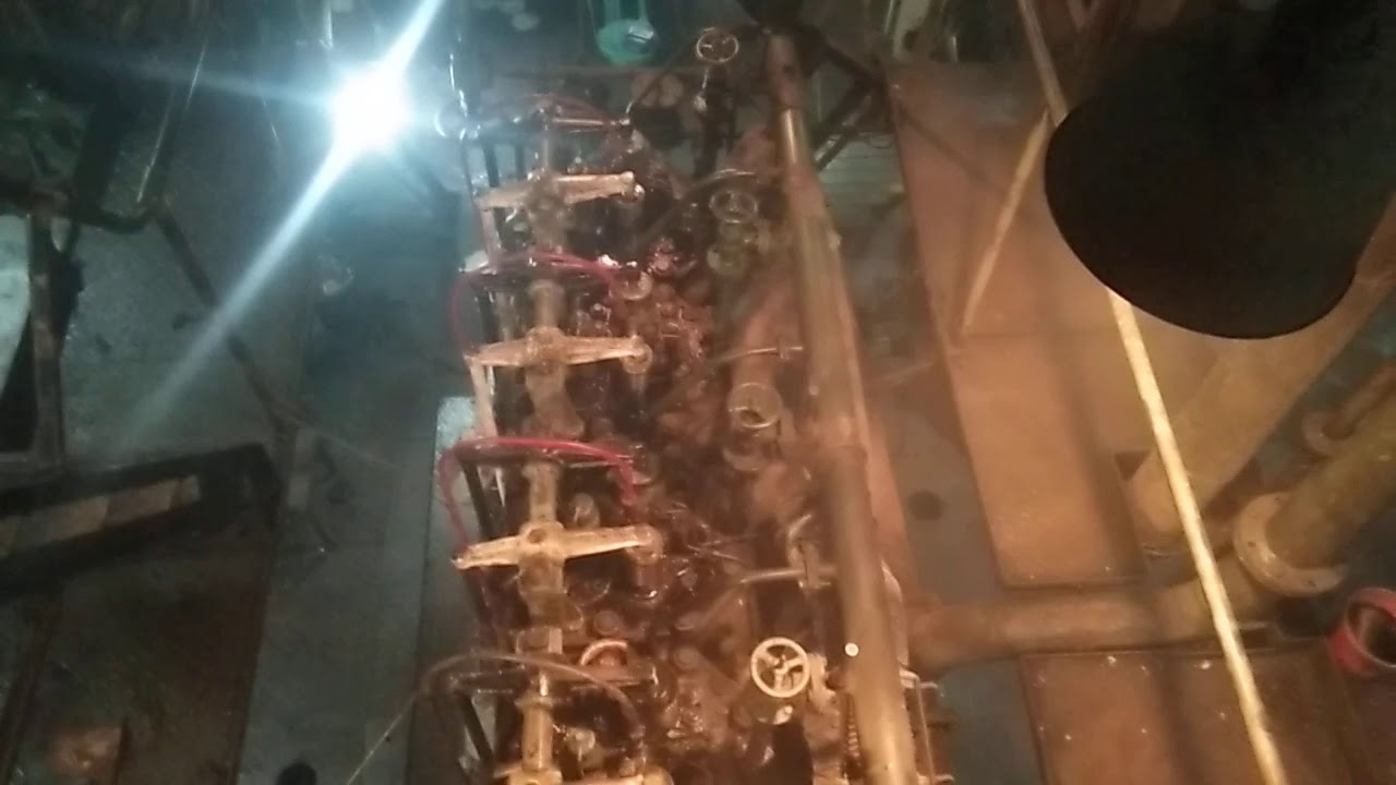 Mesin Induk kapal cargo GT 1600 - YouTube