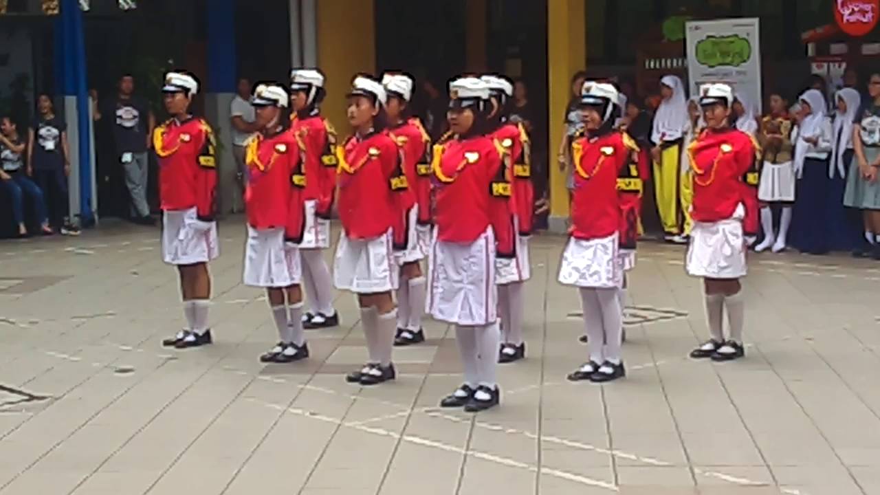 Paskibra SMPN 76 Jakarta Pusat - YouTube