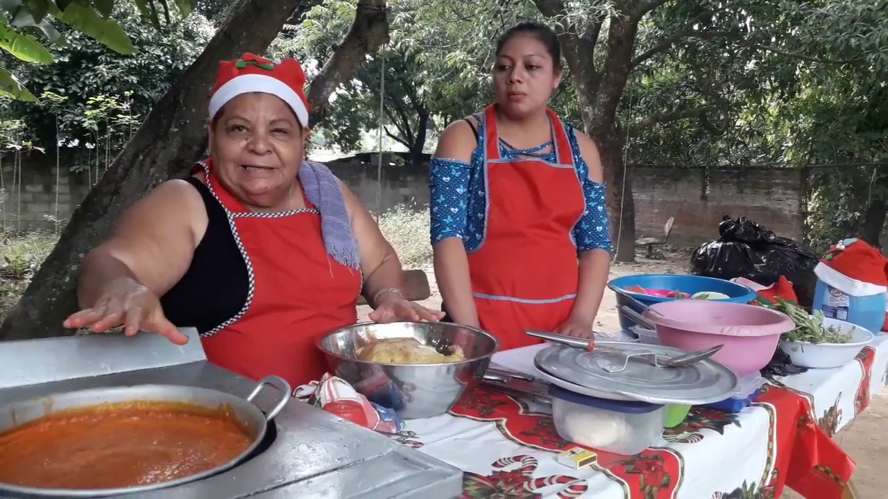 PANES CON POLLO con su salsa y escabeche COMO hacer la salsa PARA PANES ...
