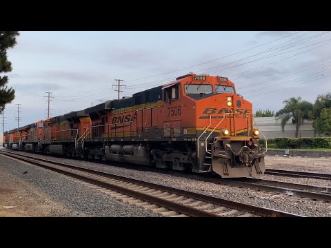 BNSF #7506 Passing By Los Nietos Crossing! Power move! - YouTube