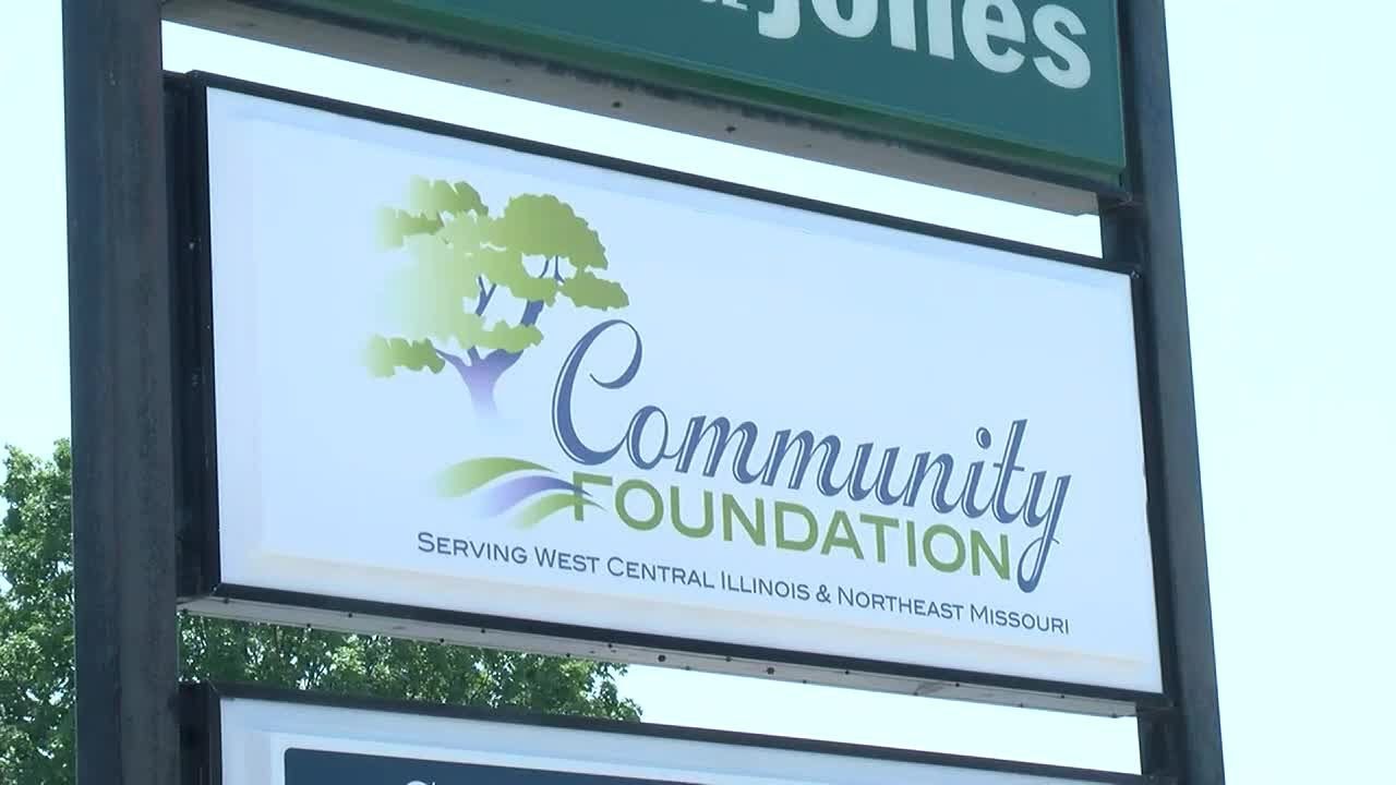 Charitable donations decline for fourth time in 4 decades - YouTube