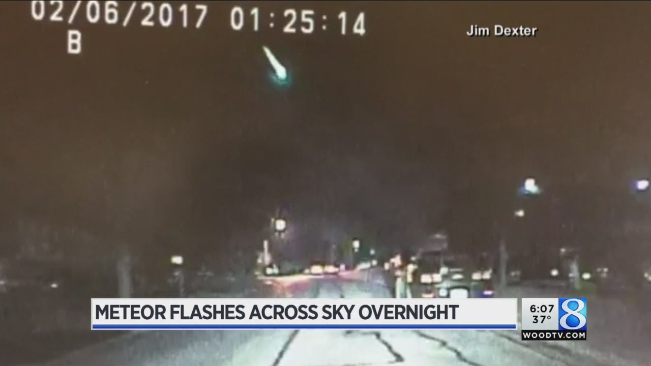 VIDEO: Meteor flashes across Midwest early Monday - YouTube