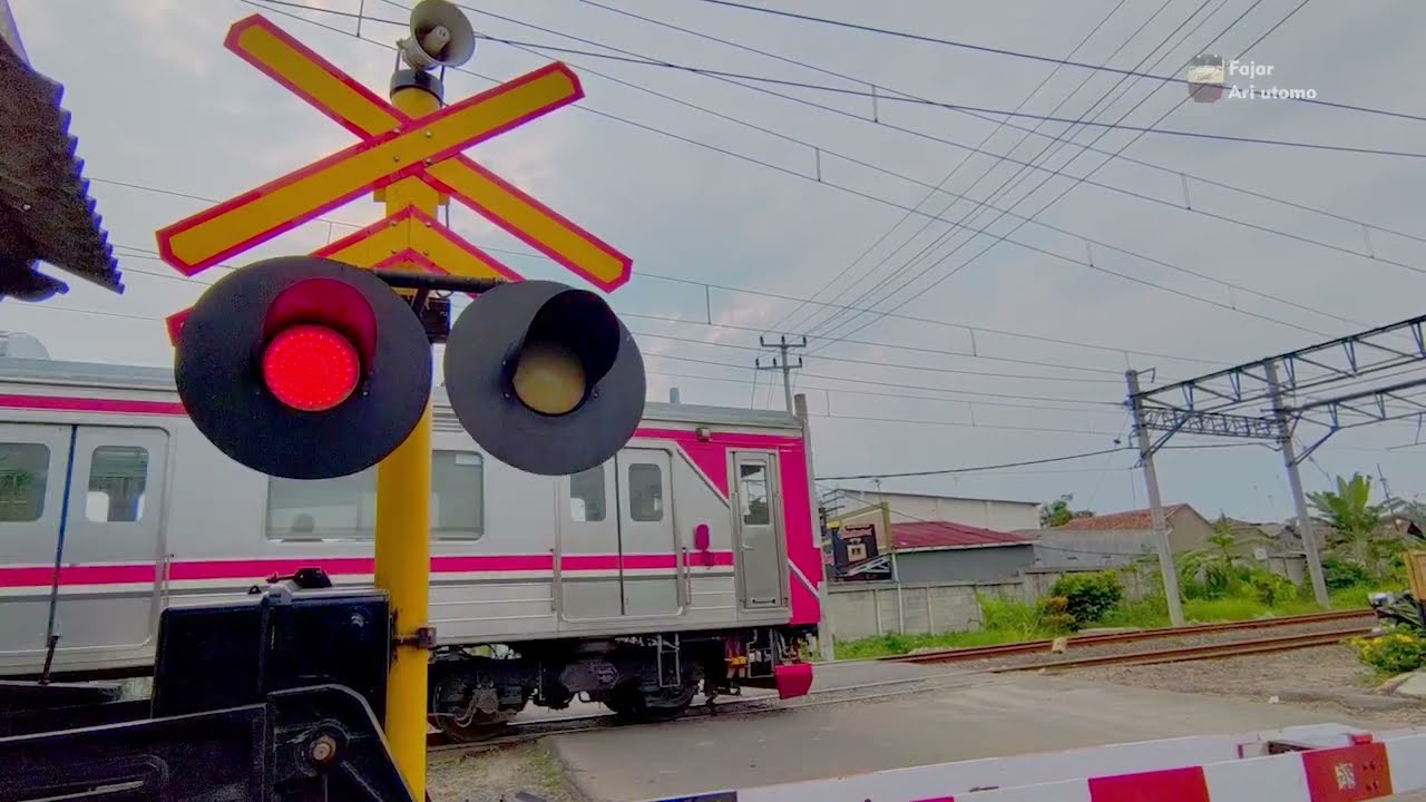 LEVEL CROSSING 4 Kompilasi Palang Pintu Kereta Api Unik Nataya Putra ...