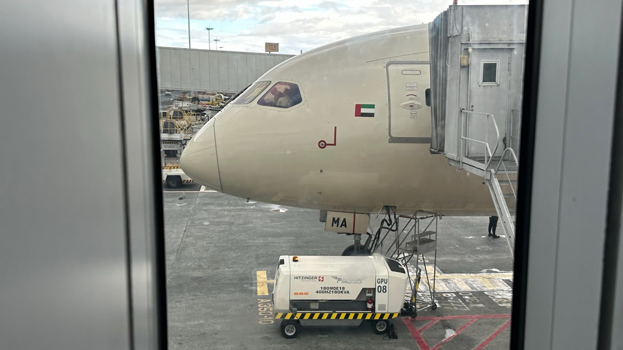 [24 DEC 23] Etihad Airways EY424 B787-10 Arrival into Manila (including ...