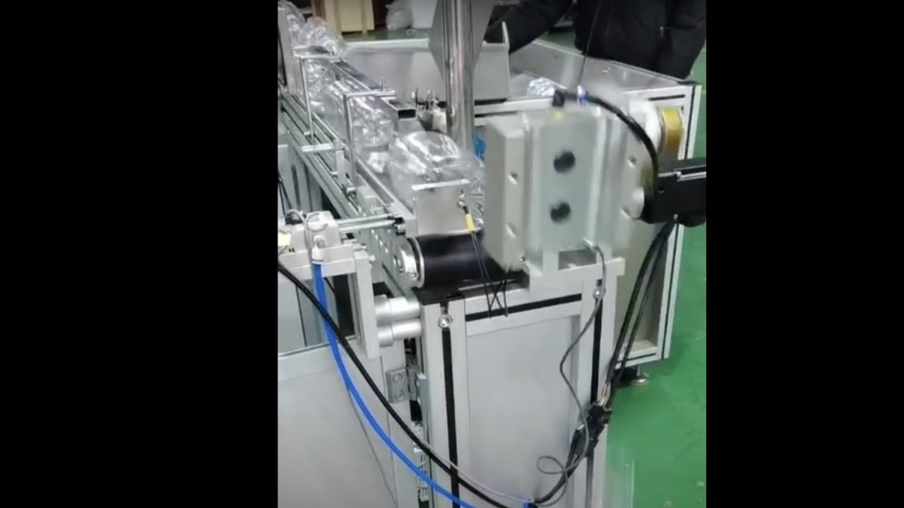 Bottle Unscrambler with Robotic Arm - YouTube