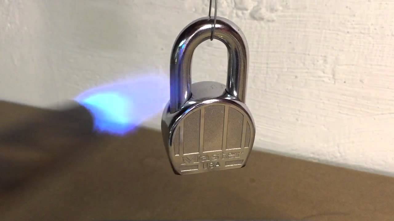 [30] Master Lock 220D Melted Open - YouTube