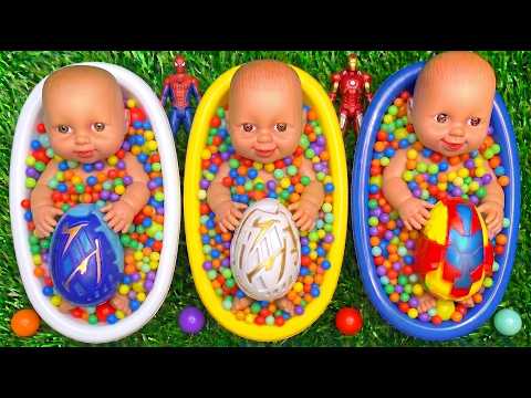 Cute Baby Doll Bath & Colorful Balls Fun 🛁🌈 BABY FUN TOYS