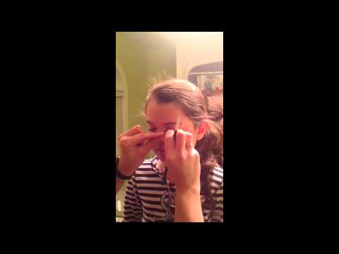 How to put eyelashes on a child without fuss - YouTube