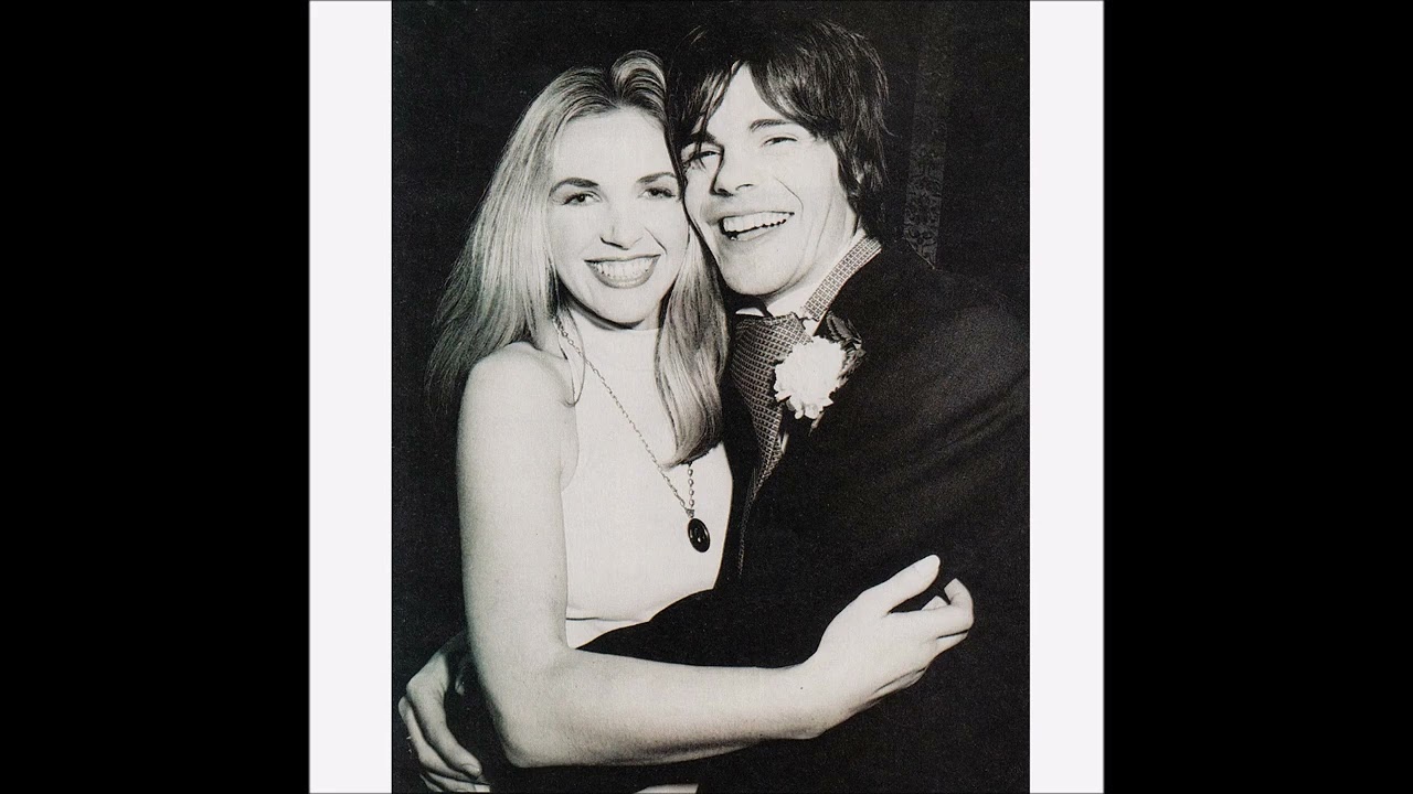 sarah cracknell + bbc lauren laverne 2022 - YouTube