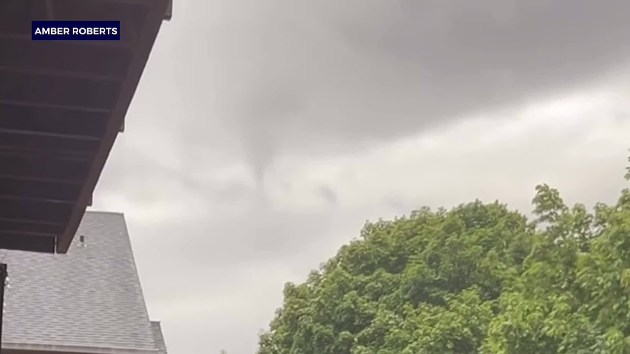Possible funnel cloud forming over Portland Thursday - YouTube