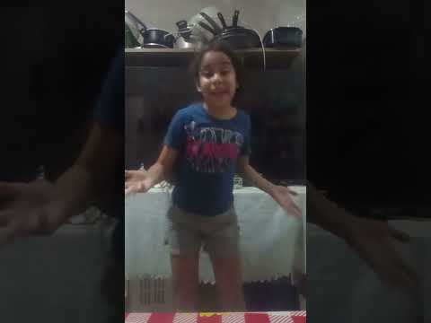Thainá dançando (parte 1)