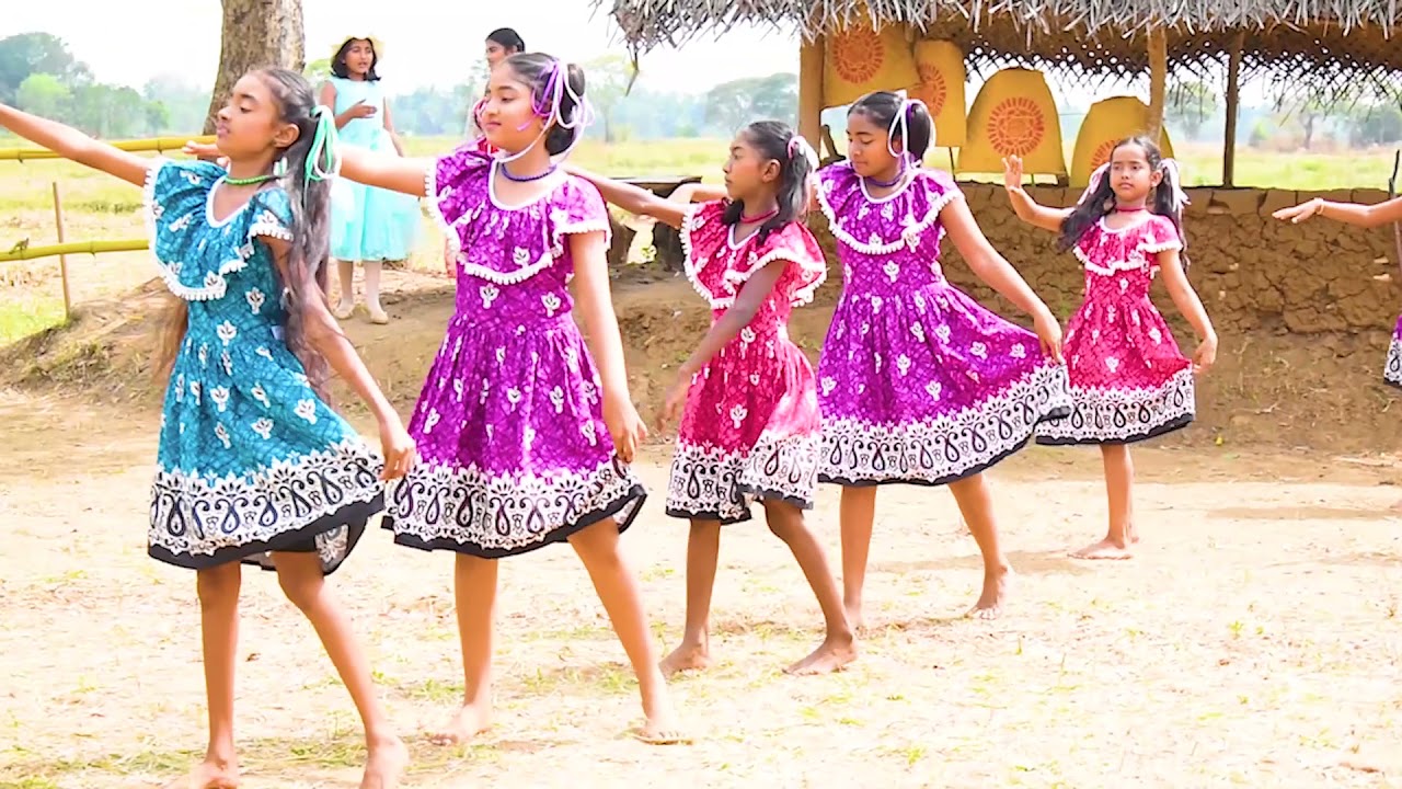 හෙළ කුල සිරිතයි | Dance cover| Nadana Dance Academy 2021 - YouTube